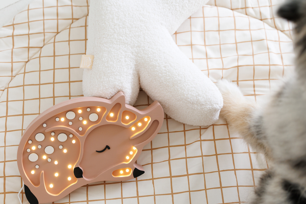 Little Lights Brown Fawn Lamp – Wooden LED Nightlight | Mon Lit Cabane